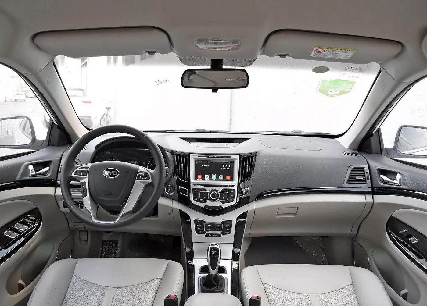 В Россию приехал электромобиль BYD e5 стоимостью всего 1,8 млн рублей — мощный мотор и японская ...